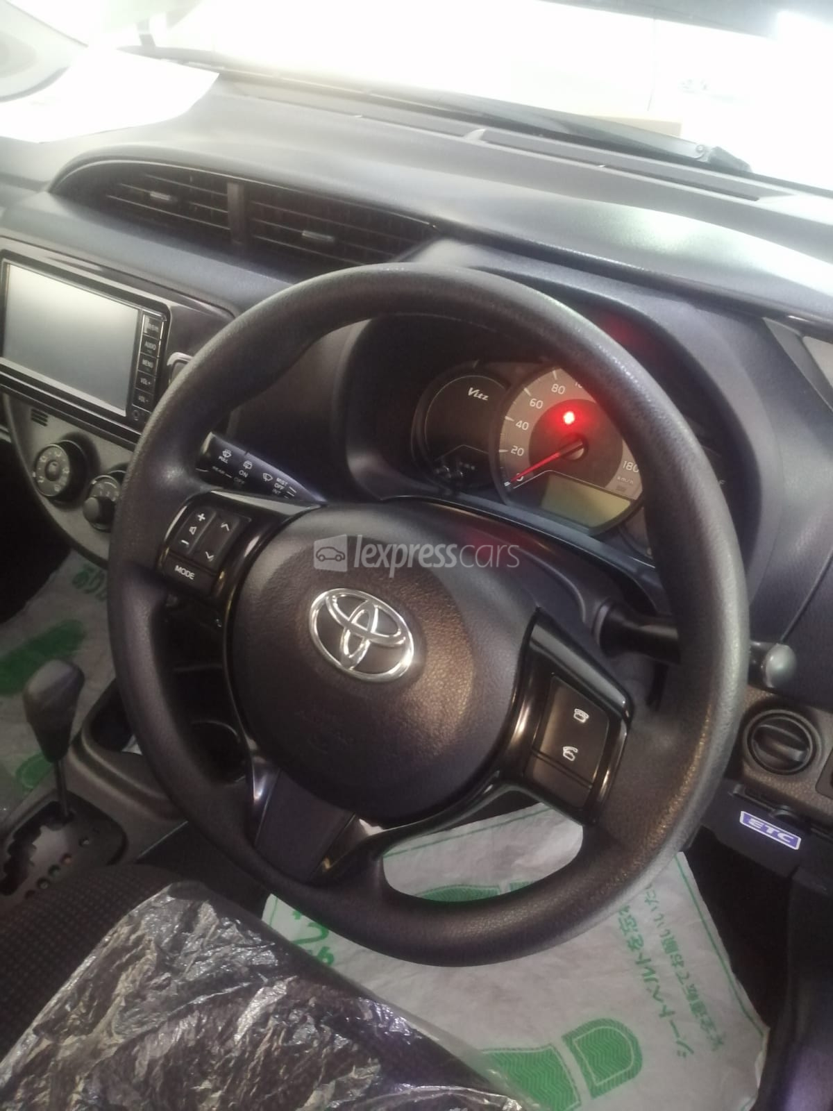 Dealership Second Hand Toyota Vitz 2018 - lexpresscars.mu