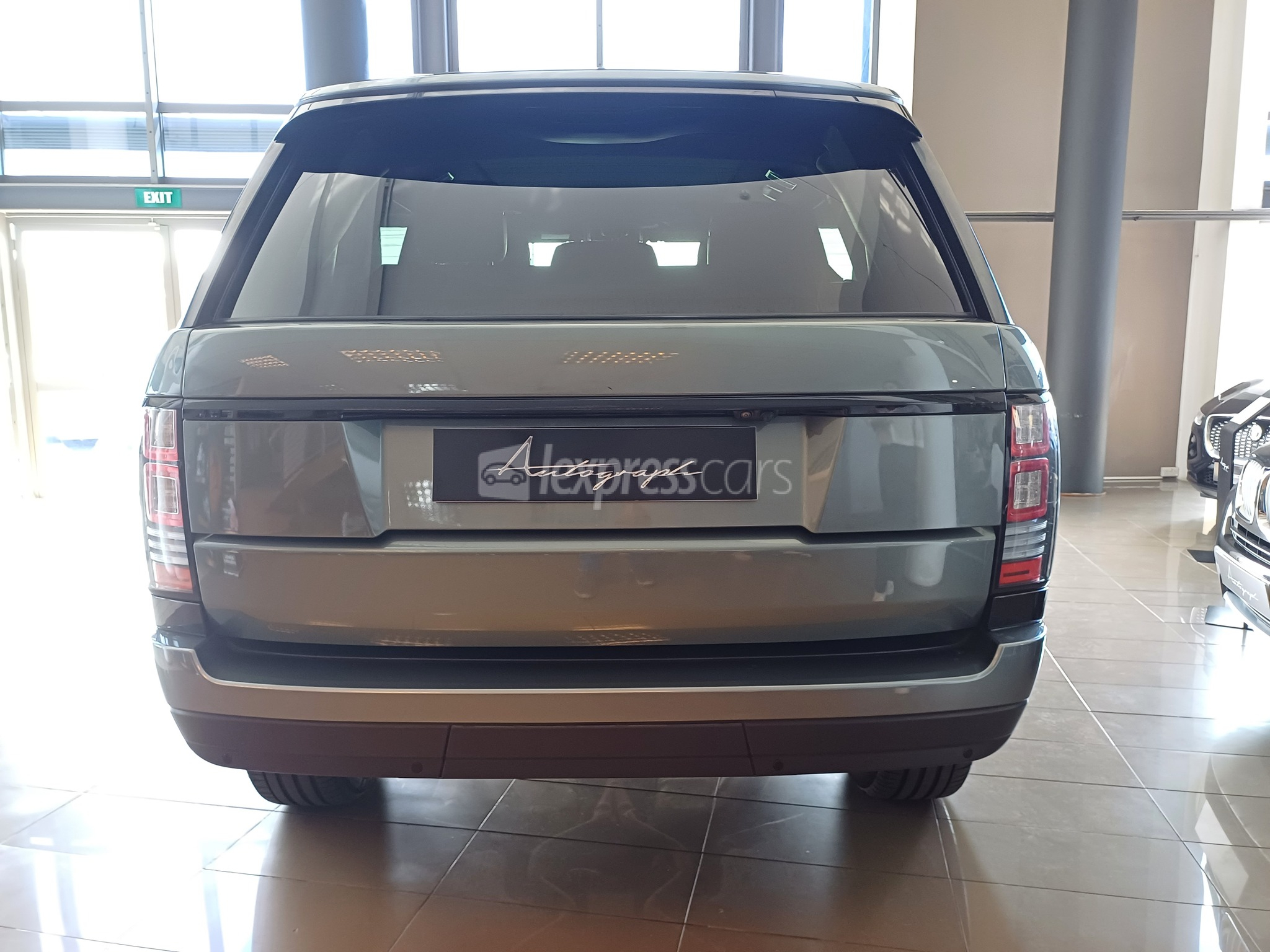 Dealership Second Hand Land Rover Range Rover Vogue 2017 - lexpresscars.mu