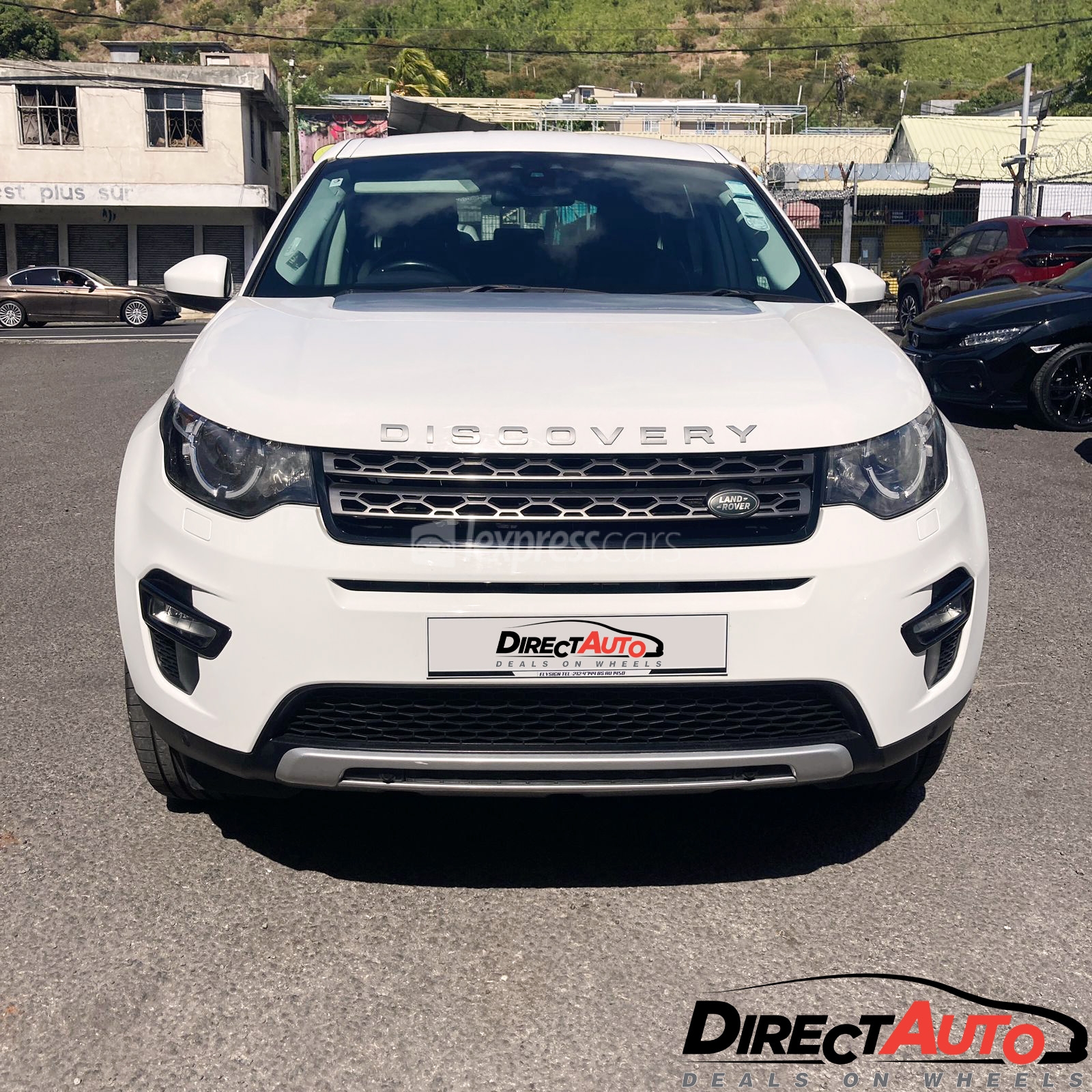 Dealership Second Hand Land Rover Discovery 2016 lexpresscars.mu