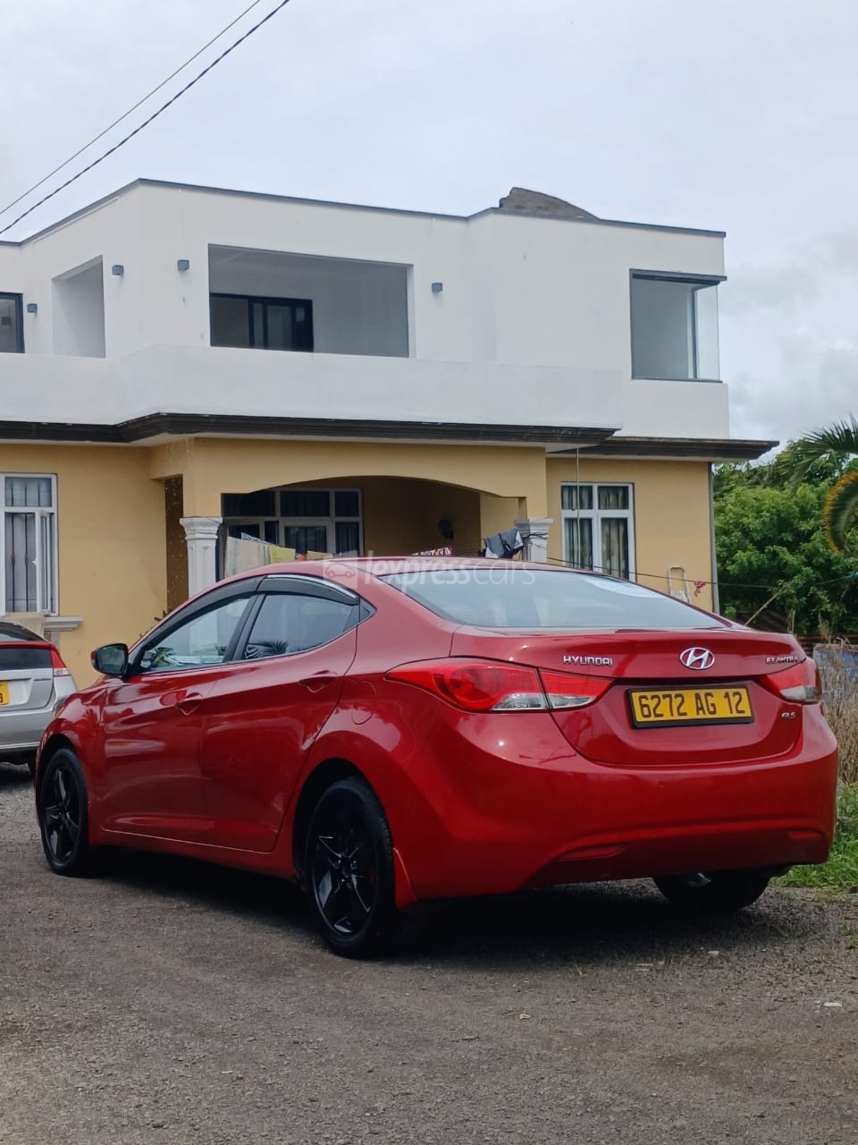 Second-Hand Hyundai Elantra 2012 - lexpresscars.mu