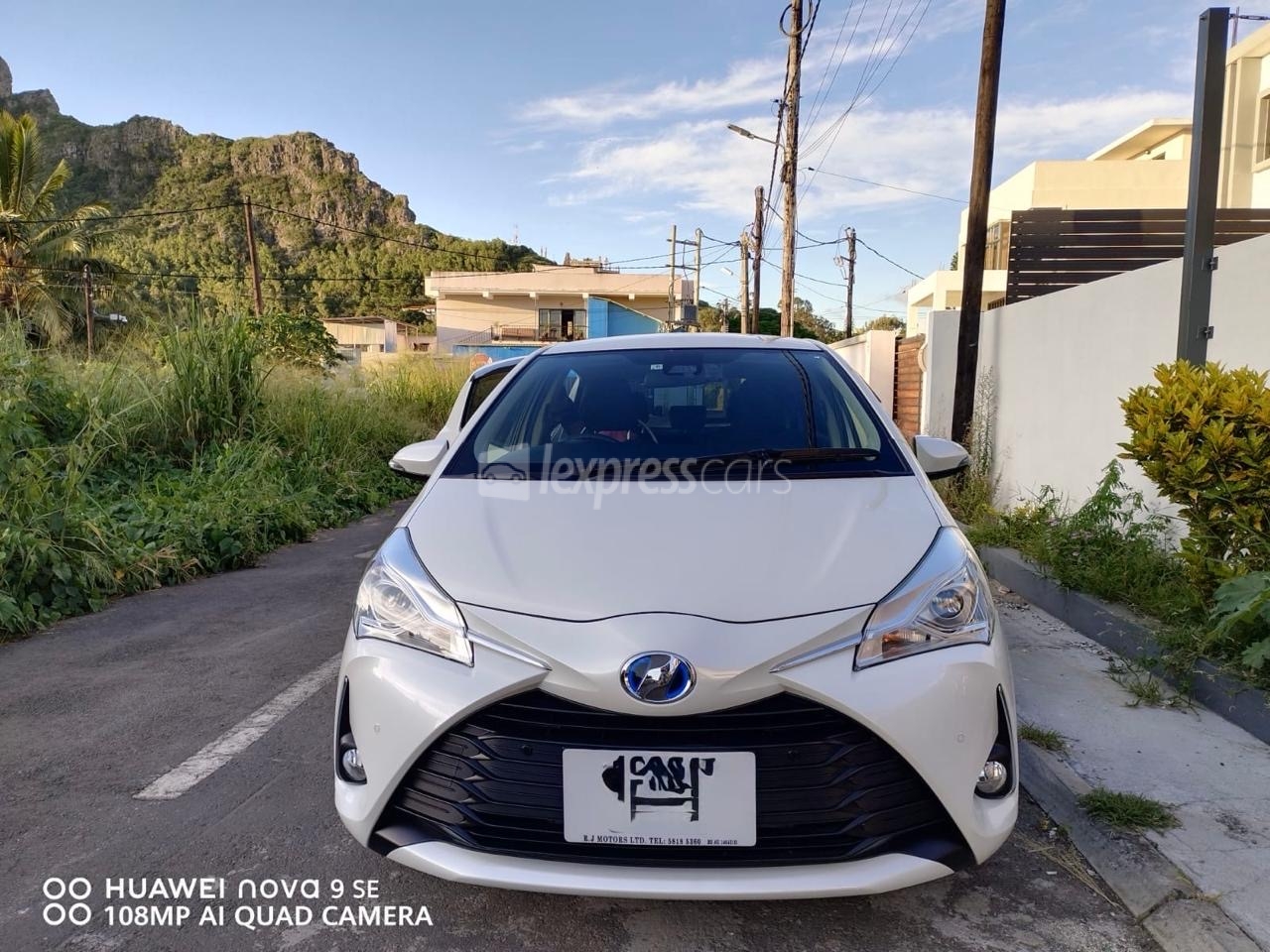 Second-Hand Toyota Vitz 2018 - lexpresscars.mu