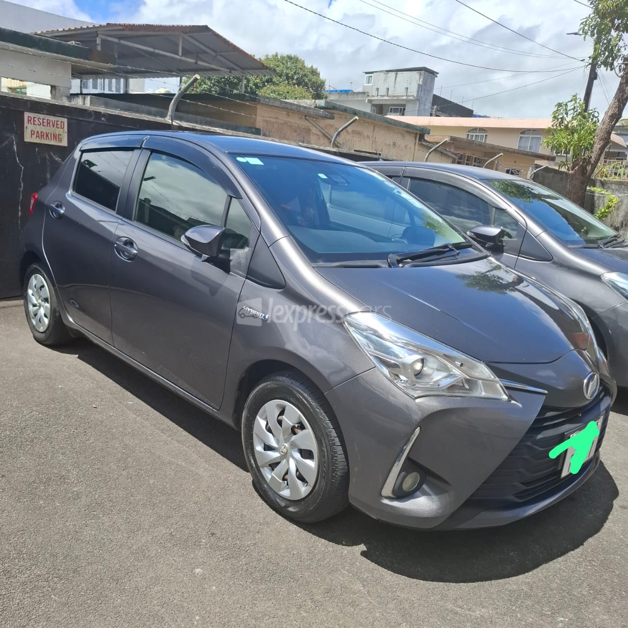 Second-Hand Toyota Vitz 2017 - lexpresscars.mu