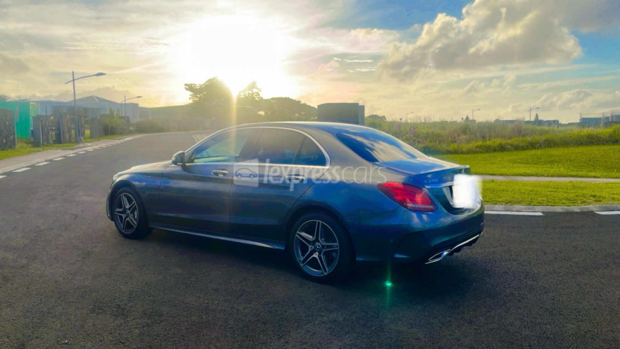 Second-Hand Mercedes-Benz C200 2020 - lexpresscars.mu