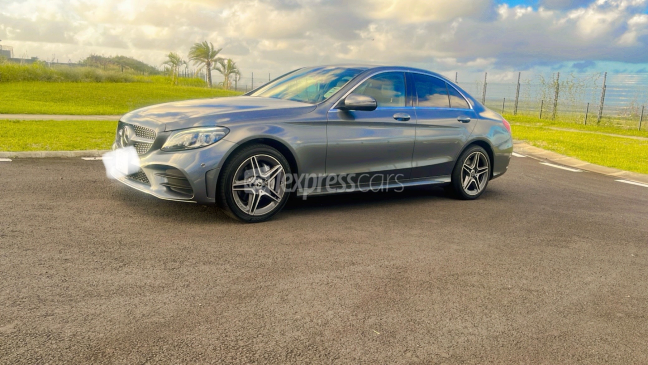 Second-Hand Mercedes-Benz C200 2020 - lexpresscars.mu
