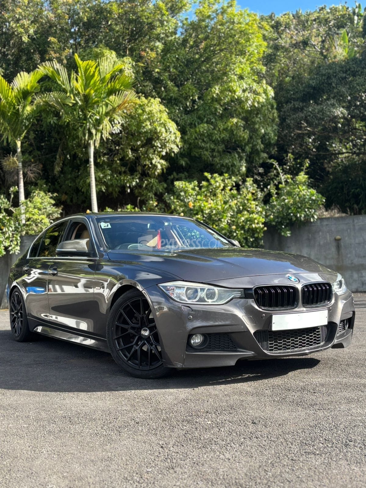 Second-Hand BMW 3 Series 2013 - lexpresscars.mu