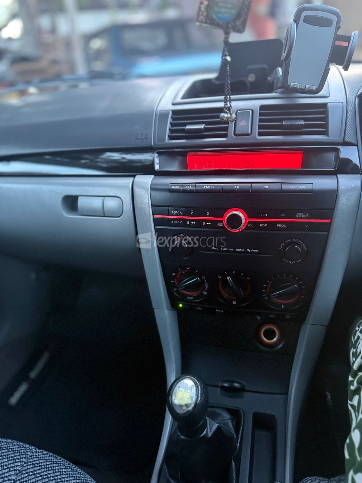 Second-Hand Mazda Axela 2005 - lexpresscars.mu