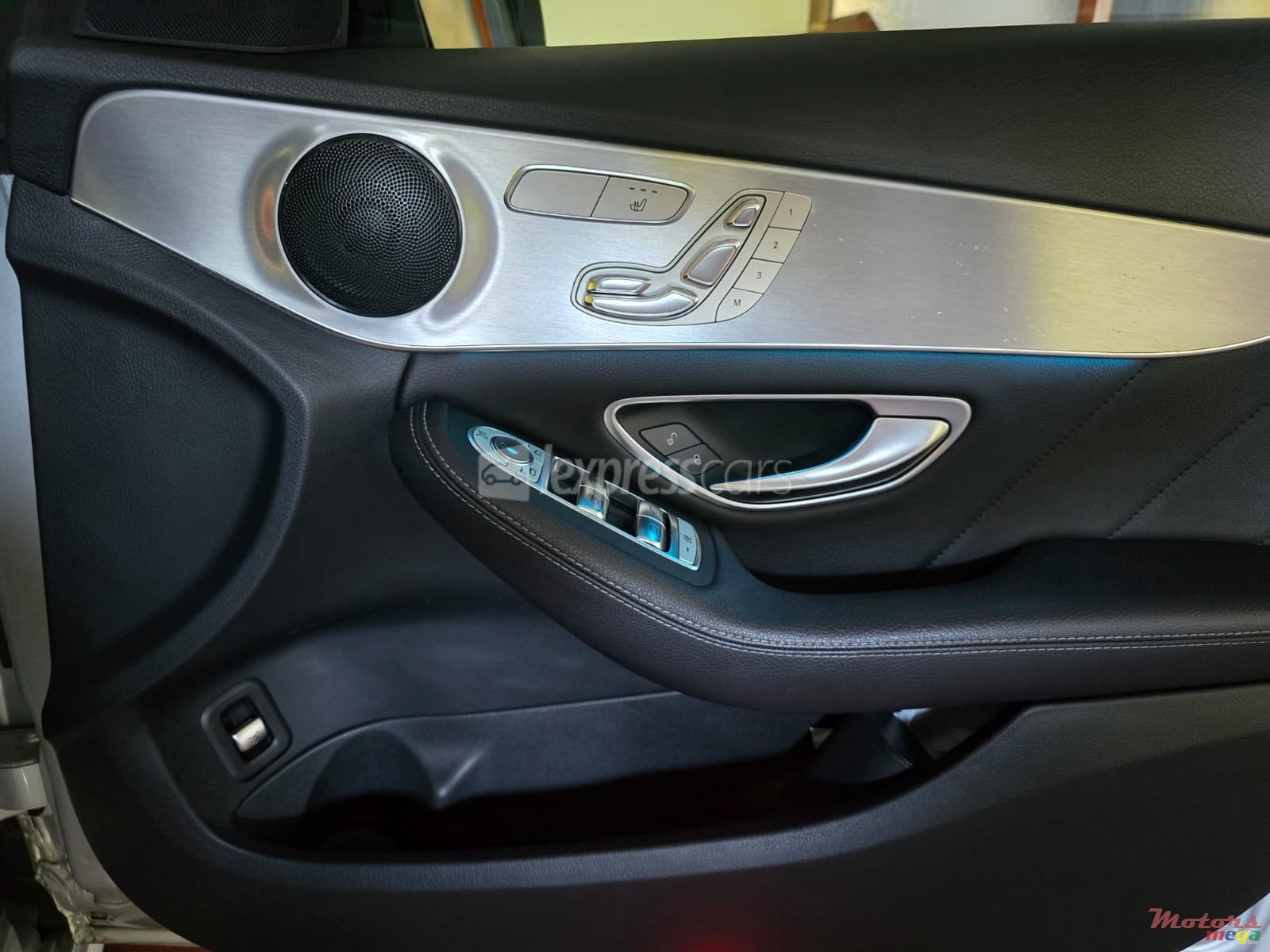 Second-Hand Mercedes-Benz C-Class 2018 - lexpresscars.mu