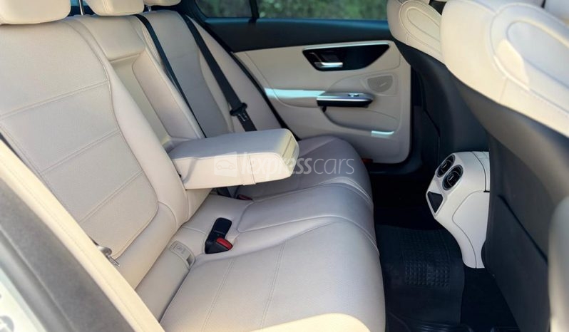 Dealership Second Hand Mercedes-Benz C180 - lexpresscars.mu